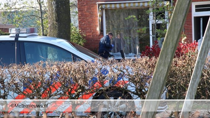 Groot politie sporen onderzoek bij en in woning in Groningen (Video) Groot politie sporen onderzoek bij en in woning in Groningen (Video)