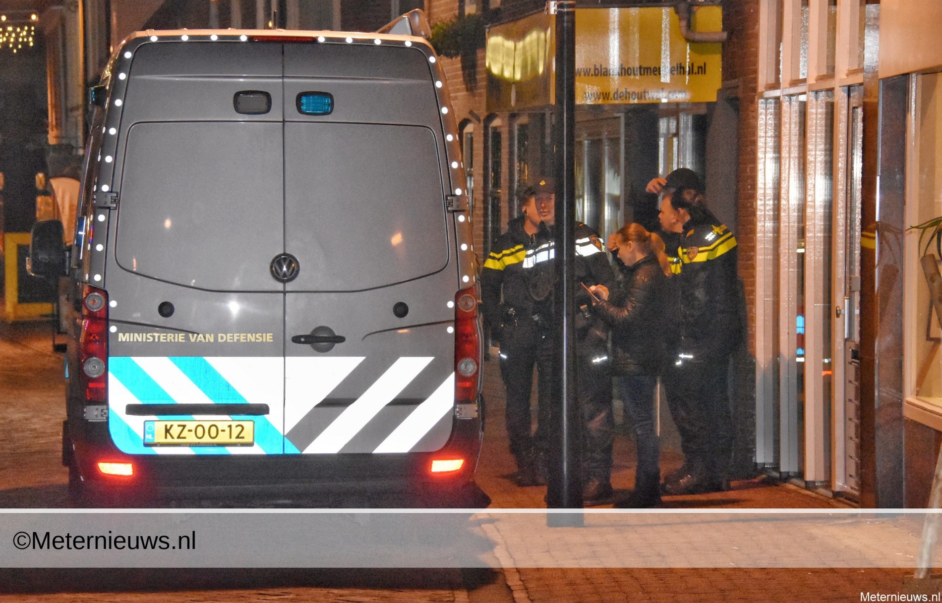 Explosieve stof aangetroffen in woning Meppel (Video)